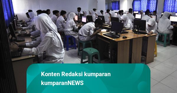Siswi SMA Negeri 1 Sampang Melahirkan di Kelas Saat Lagi Ujian | kumparan.com